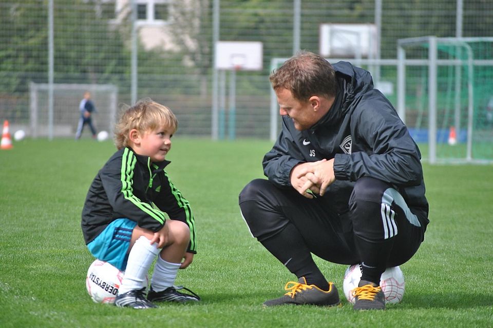 „Habe Waldeck viel zu verdanken“: Brighton-Co-Trainer Scheuermann ...