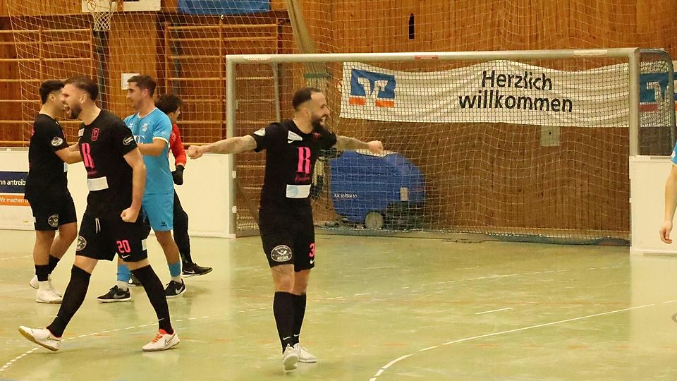 TSV 1865 Allstars gewinnen Hallenmasters dramatisch - FuPa