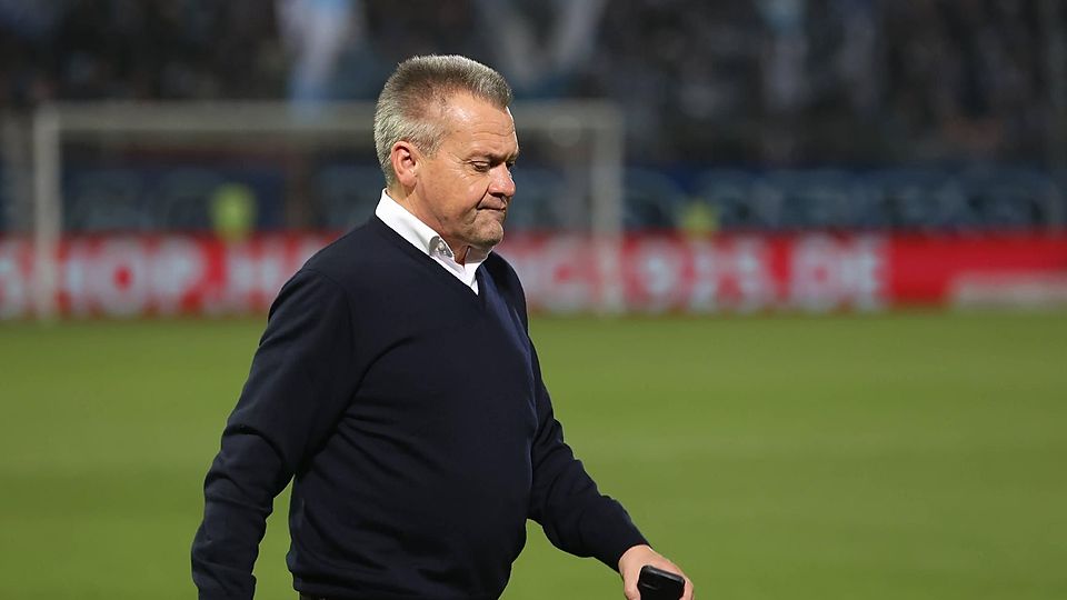 „Das geht zu weit“: Schwabl entschuldigt sich – kritisiert aber auch ...