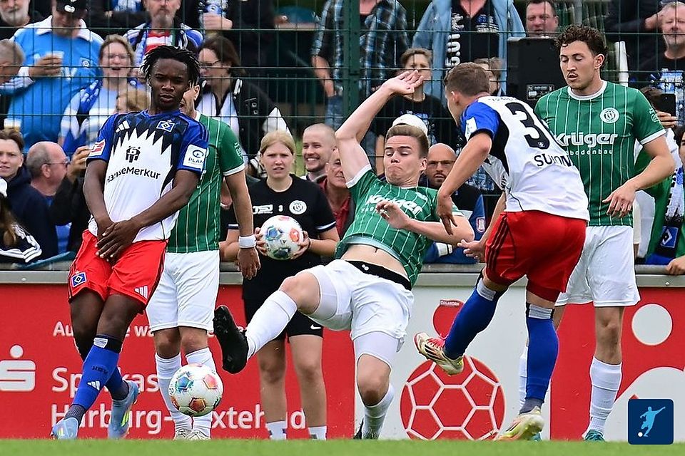 Elstorf verliert 1:8 gegen den HSV - aber jubelt am lautesten - FuPa