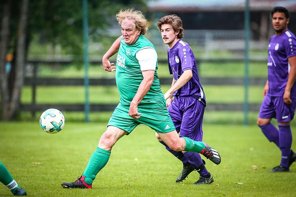 Mit 63 noch regelmäßig im Einsatz: „Walter ist eine Legende“ - FuPa