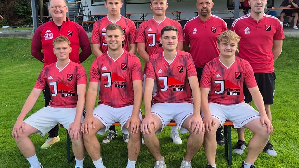 Aufgalopp in Auerbach: »Ehrgeizige und motivierte Mannschaft« - FuPa