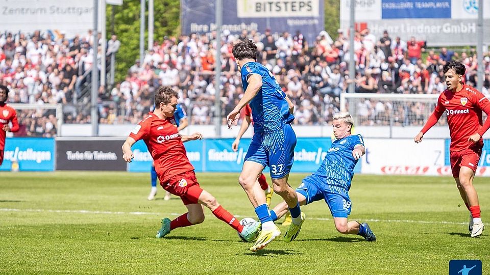 Stuttgarter Kickers machen gegen VfB Stuttgart II den Rückstand wett - FuPa Stuttgarter Kickers machen gegen VfB Stuttgart II den Rückstand wett - FuPa