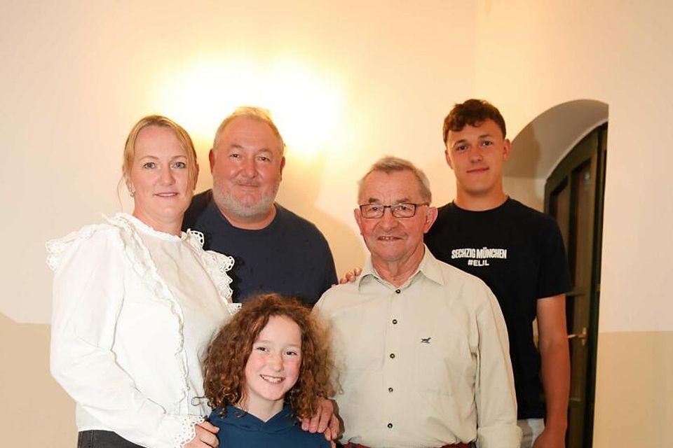 1860-Talent Lukas Reich trifft Meisterlöwe Hansi Reich - FuPa