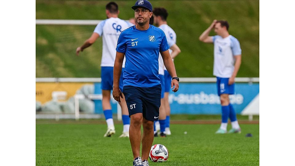 Steven Toy wird beim Kirchheimer SC emotional verabschiedet - FuPa