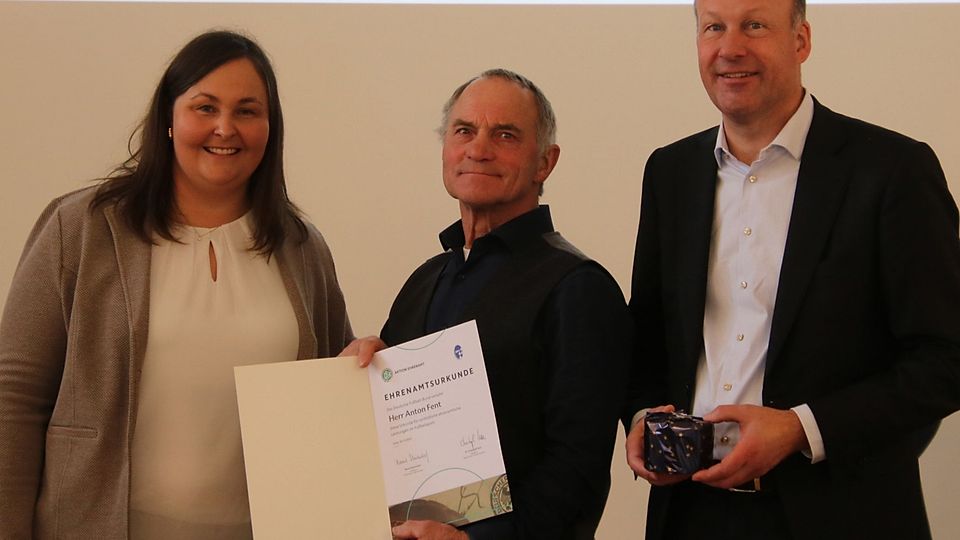 DFB Sonderehrung für Anton Fent von der SpVgg Wiesenbach - FuPa