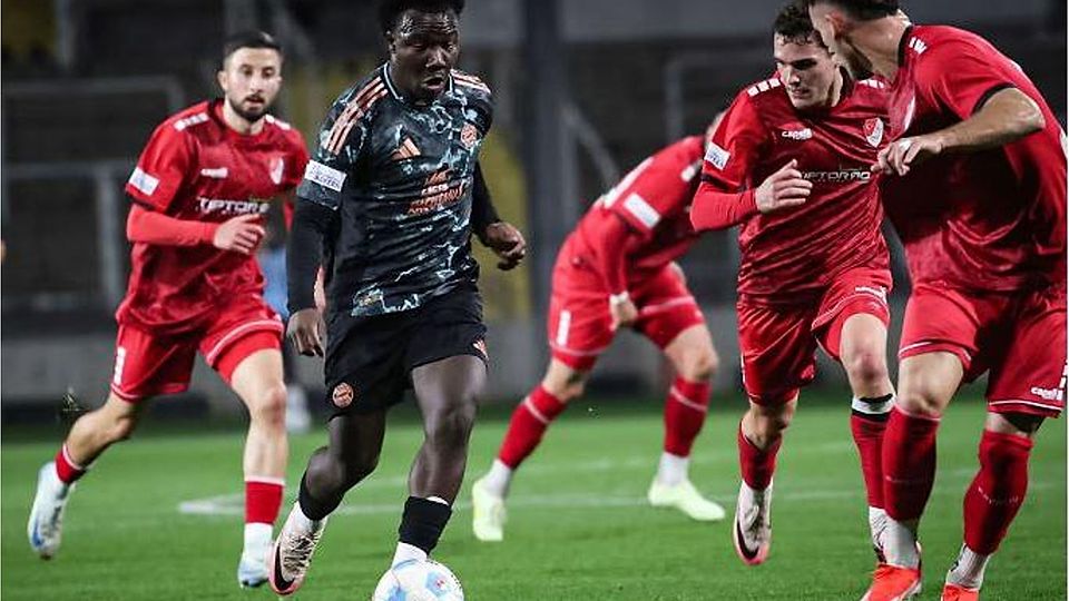 Derby mit Zündstoff: Banner der Bayern-Fans bleibt gegen Türkgücü ...