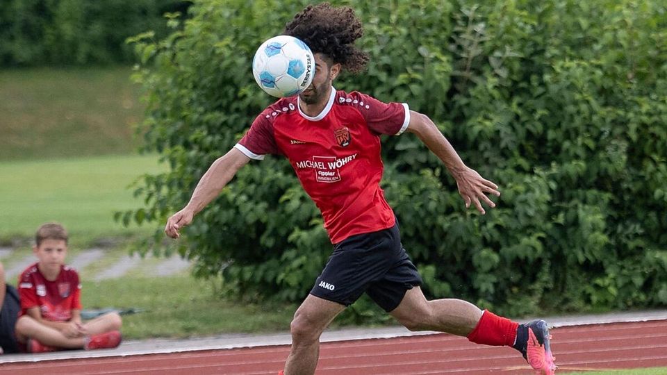 BZL Ost: Zorneding "sieht kein Land" gegen Geisling – Saaldorf siegt - FuPa