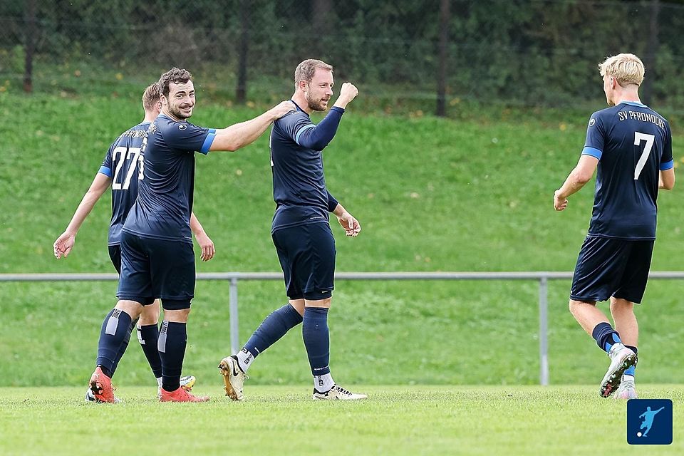 Ein neuer Trainer und ein Trainerwechsel - FuPa