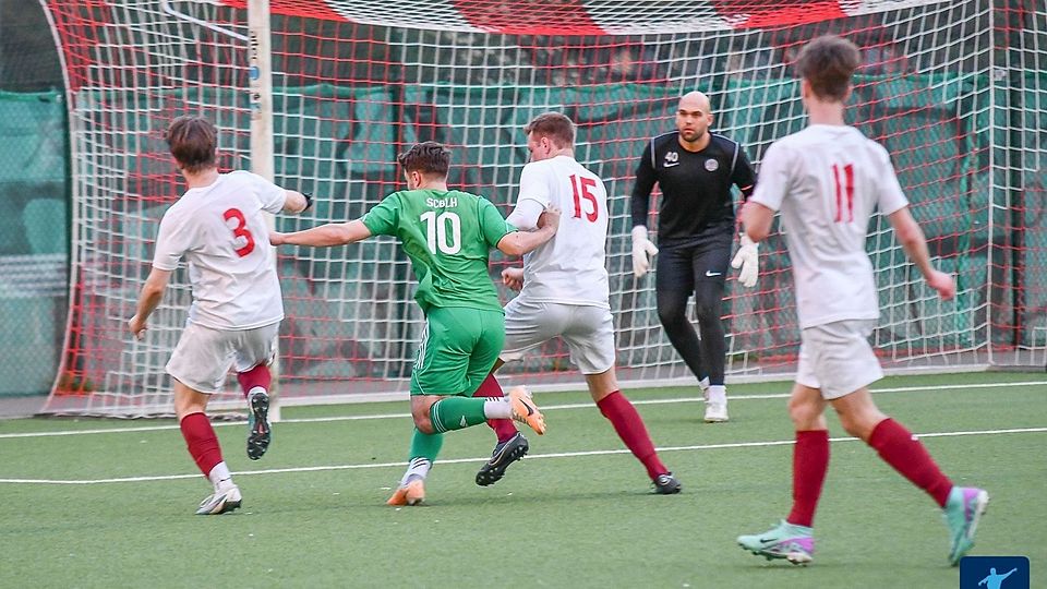 Spektakel pur: Acht Tore und drei Rote zwischen Olympia und Lindenthal ...