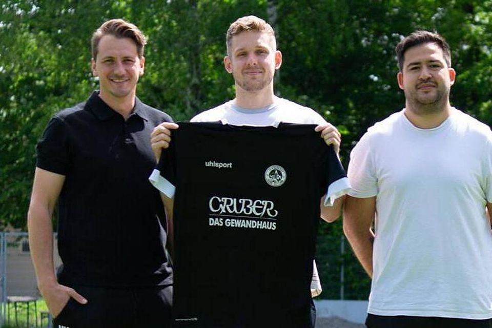 FC Herzogstadt landet Transfer-Coup: Hawkins wechselt von Moosinning ...
