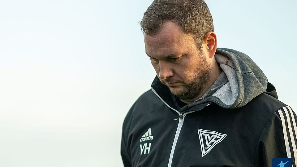 Paukenschlag: Landesliga-Trainer tritt sofort zurück - FuPa