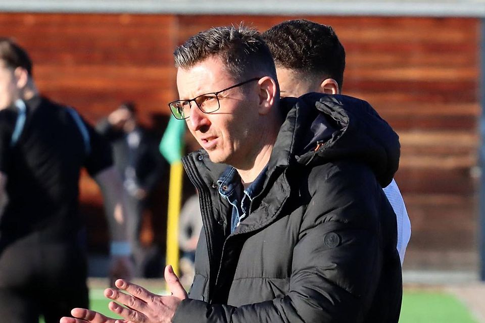 „So stelle ich mir das vor“: Sieg im ersten Spiel für Neu-Trainer ...