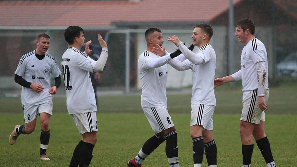 Waldram feiert Kantersieg: „Sie haben mich heute positiv überrascht“ - FuPa