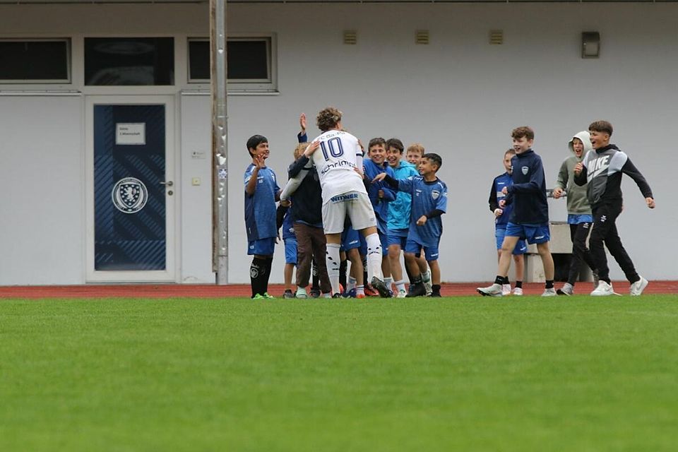 Zwei Zeitstrafen, ein Platzverweis: 1. FC GAP gelingt ersehnter Befreiungsschlag - FuPa