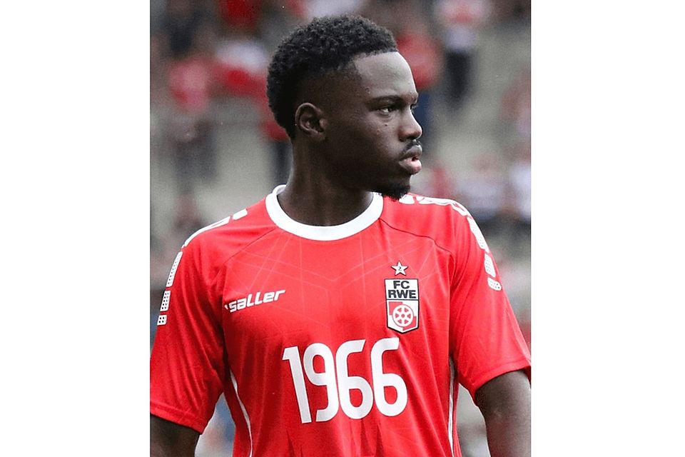 Leistungsträger bleibt: Motango unterschreibt fest bei Wilhelmshaven - FuPa