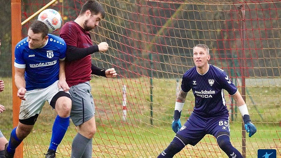 Germania Berge gewinnt spektakulär, Fichte Kunersdorf mit Torfeuerwerk ...