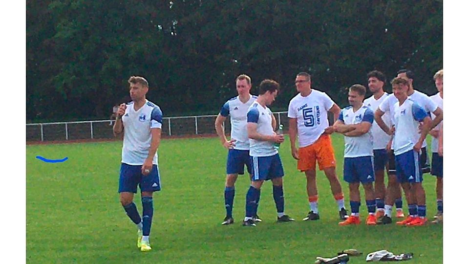 Gänsehaut-Abschied für Kapitän Kai Karamouzas – Weilerswist gewinnt - FuPa