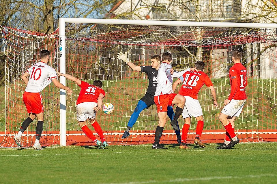 Bayernliga-Spielplan da: Zwei Oberpfalz-Derbys zum Auftakt - FuPa