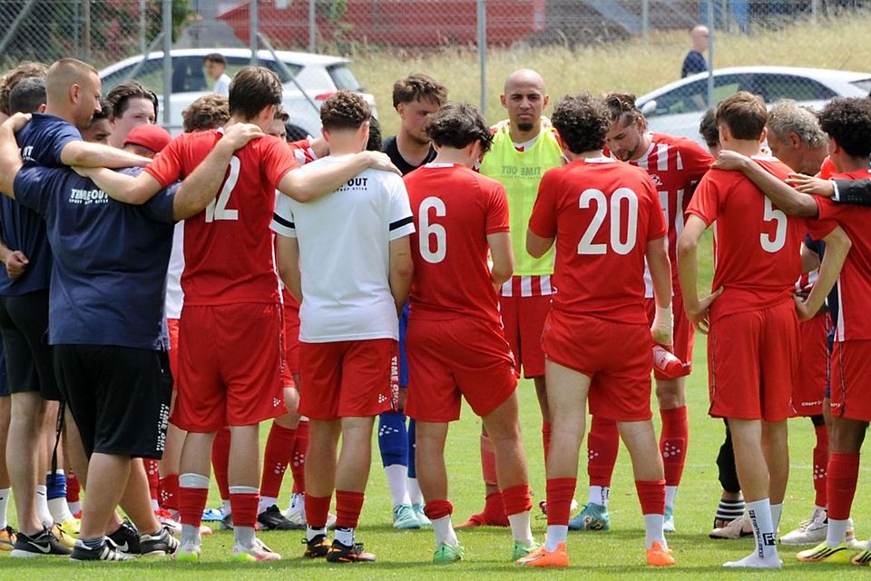 FCP 1 - Leader bleibt auf Kurs - FuPa