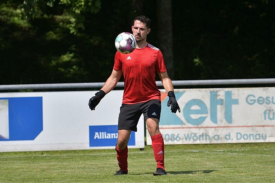 Bachs Keeper und Co-Trainer erleidet Kreuzbandriss - FuPa