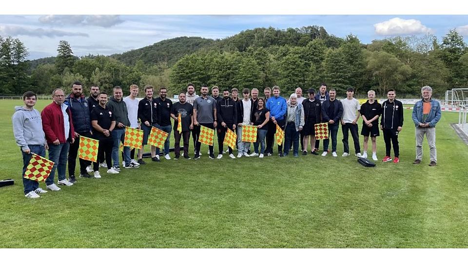 Schiedsrichter-Assistenten werden geschult - FuPa