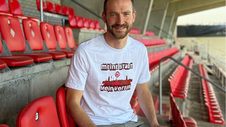 Kickers stellen Weichen: Sebastian Neumann bleibt Sportdirektor - FuPa