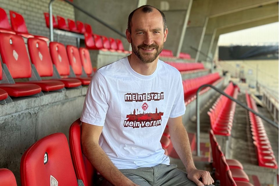 Kickers stellen Weichen: Sebastian Neumann bleibt Sportdirektor - FuPa