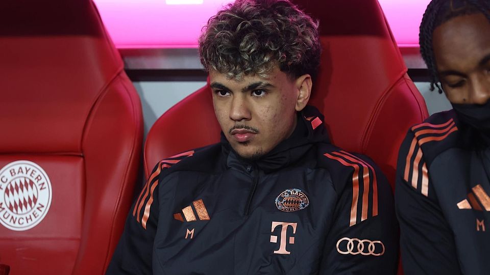 Verlässt Adam Aznou den FC Bayern? Eberl: „Irgendwann kommt der Punkt ...