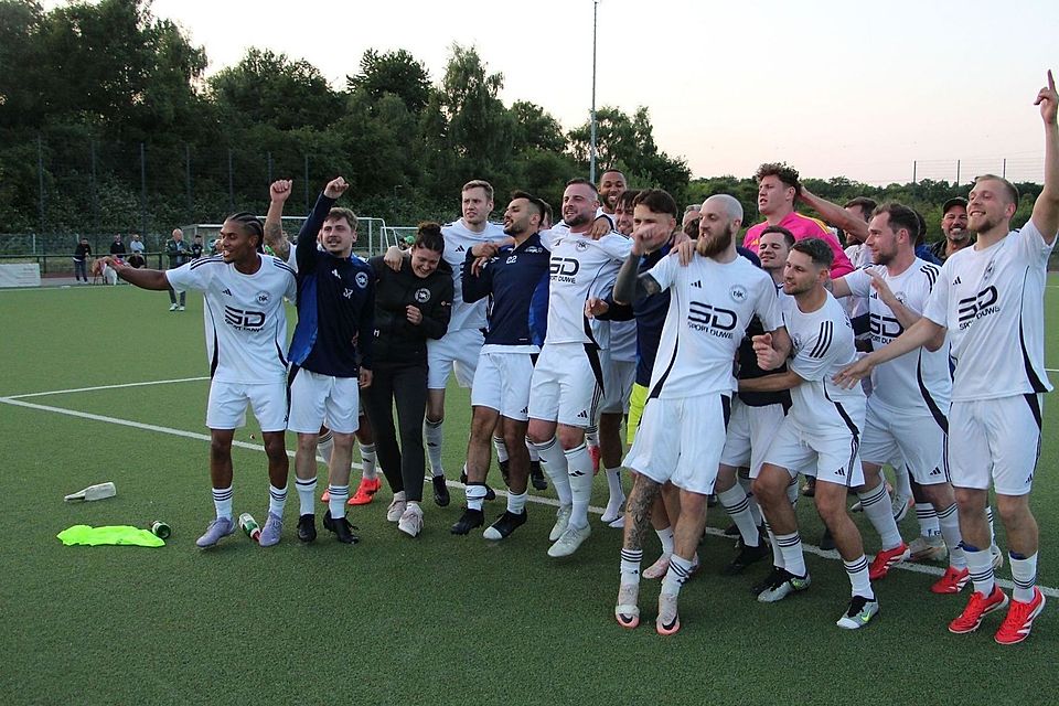 Sportfreunde Katernberg feiern den Landesliga-Aufstieg - FuPa