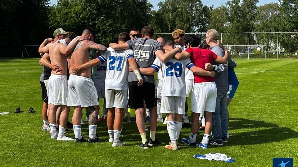 Spitzenreiter schaut zu, Rostocker Derby im engen Abstiegskampf - FuPa