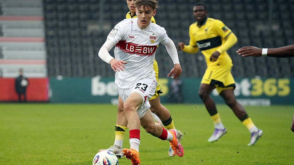 VfB Stuttgart: Yanik Spalt unterschreibt Vertrag - FuPa