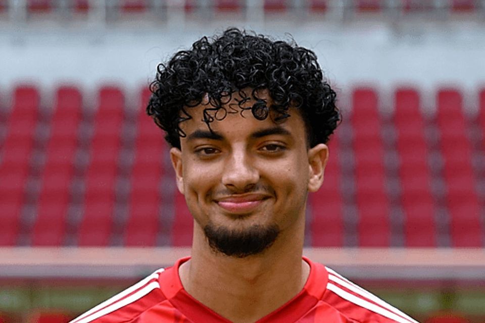 Hamza Anhari auf dem Sprung - FuPa