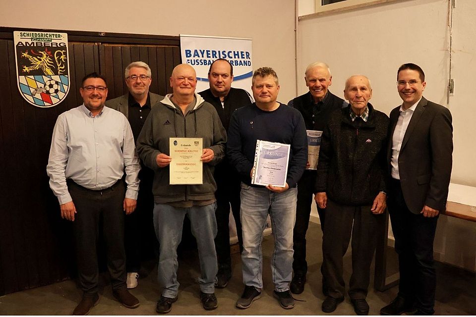 43 neue Schiedsrichter für die Gruppe Amberg - FuPa