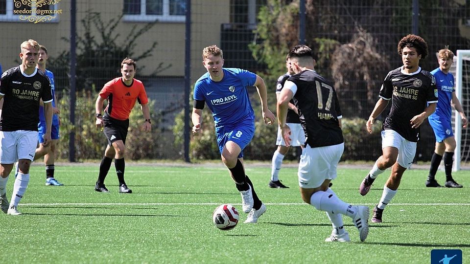 Berlin-Liga: Frohnau gewinnt auswärts, Blau Weiß 90 unterliegt SpaKi - FuPa