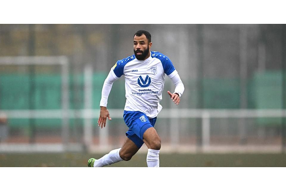 VfB Marburg bedankt sich bei Del Angelo Williams für Wende - FuPa