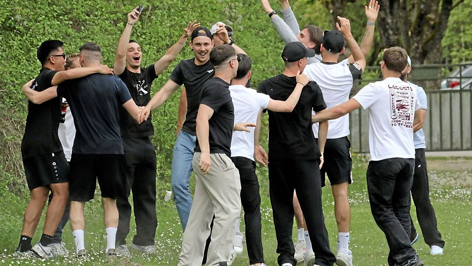 Der TSV Gersthofen feiert den Landesliga-Aufstieg - FuPa