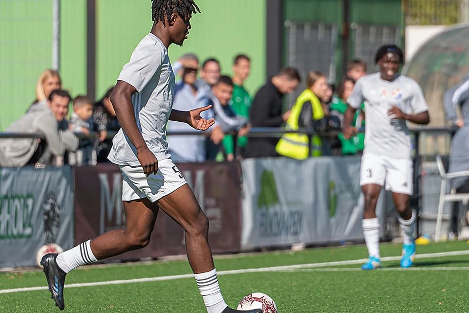 Zugang noch ohne Seniorenerfahrung: KFC füllt Kader weiter auf - FuPa